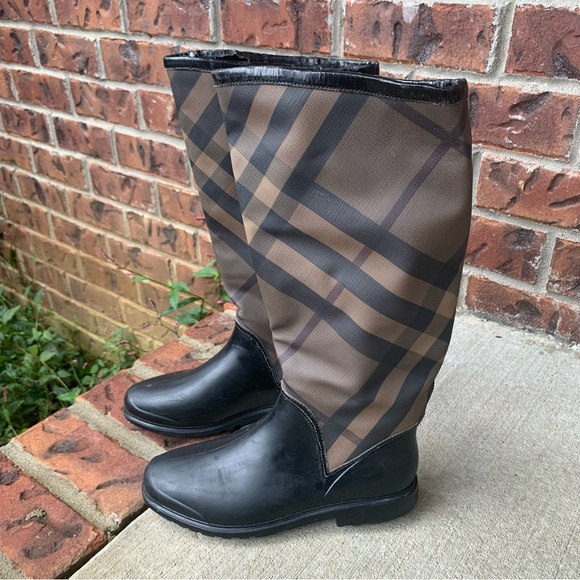 Burberry | Shoes | Burberry Plaid And Black Rubber Rain Boots Eu 36 ...